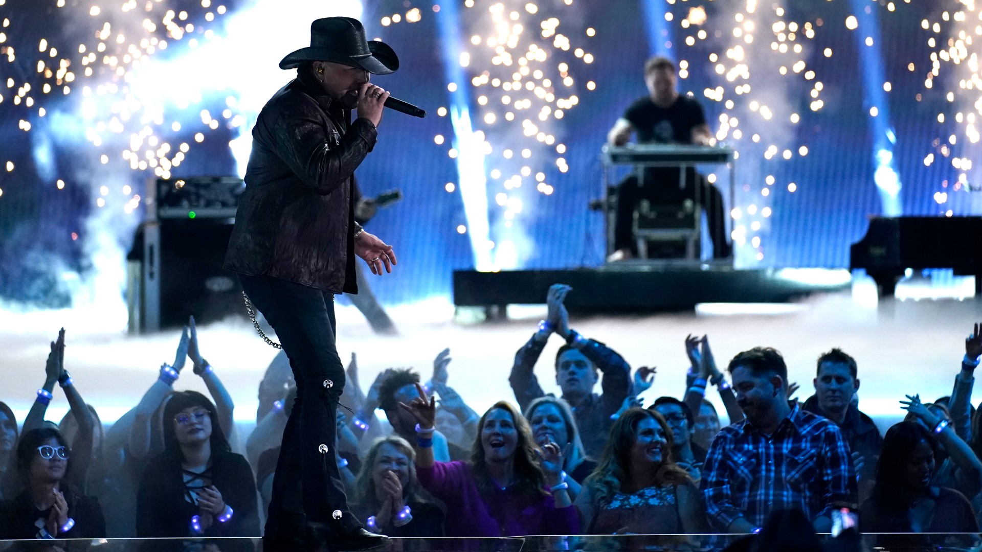 Jason Aldean to perform at Louisville's KFC Yum! Center | whas11.com