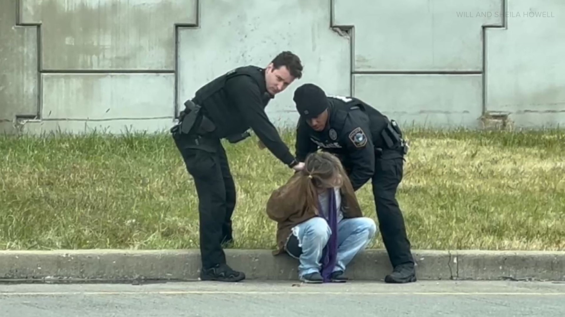 Clark County police pursuit ends with woman's arrest | whas11.com