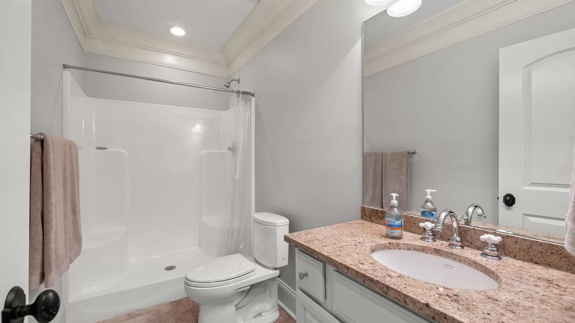 Former UK coach John Calipari lists Lexington home on Zillow | whas11.com