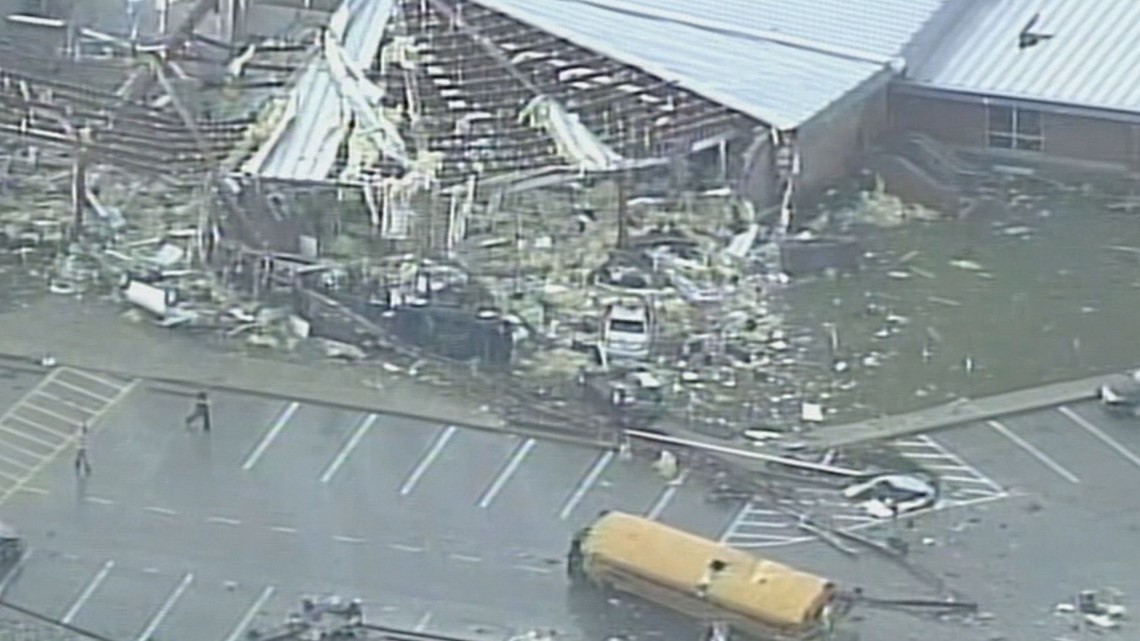 Henryville, Indiana students share love with Kentucky | whas11.com