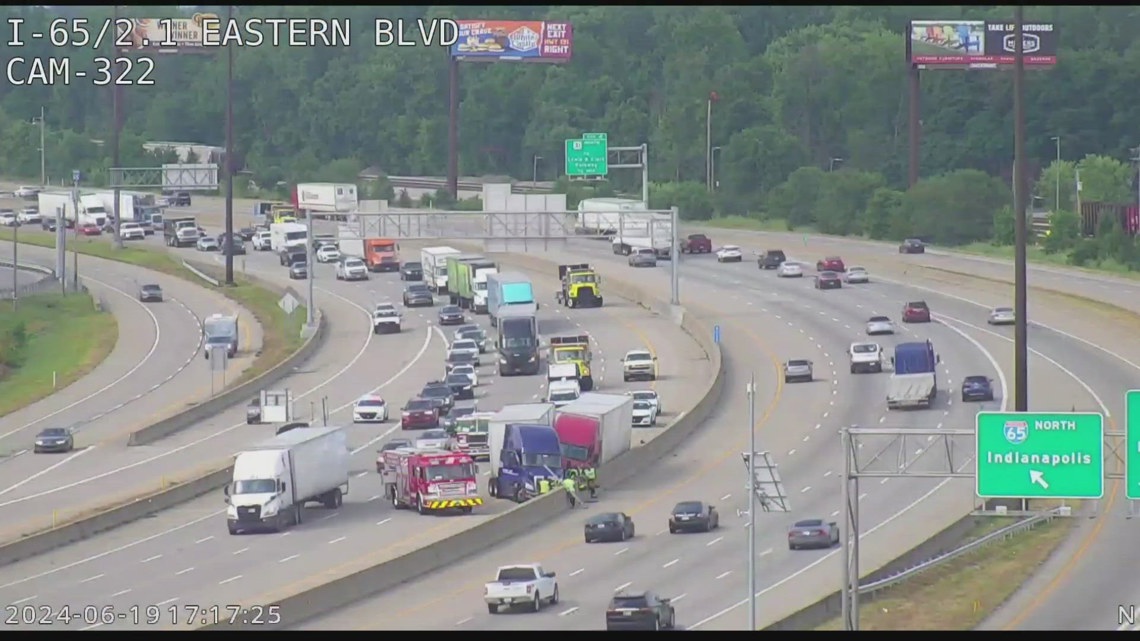 2 semis crash into each other in southern Indiana, lanes blocked | whas11.com