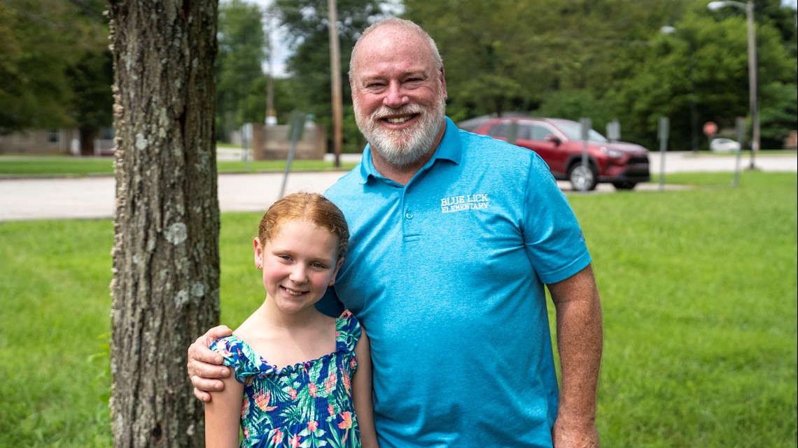 Blue Lick Elementary staff member loves to make students smile | whas11.com