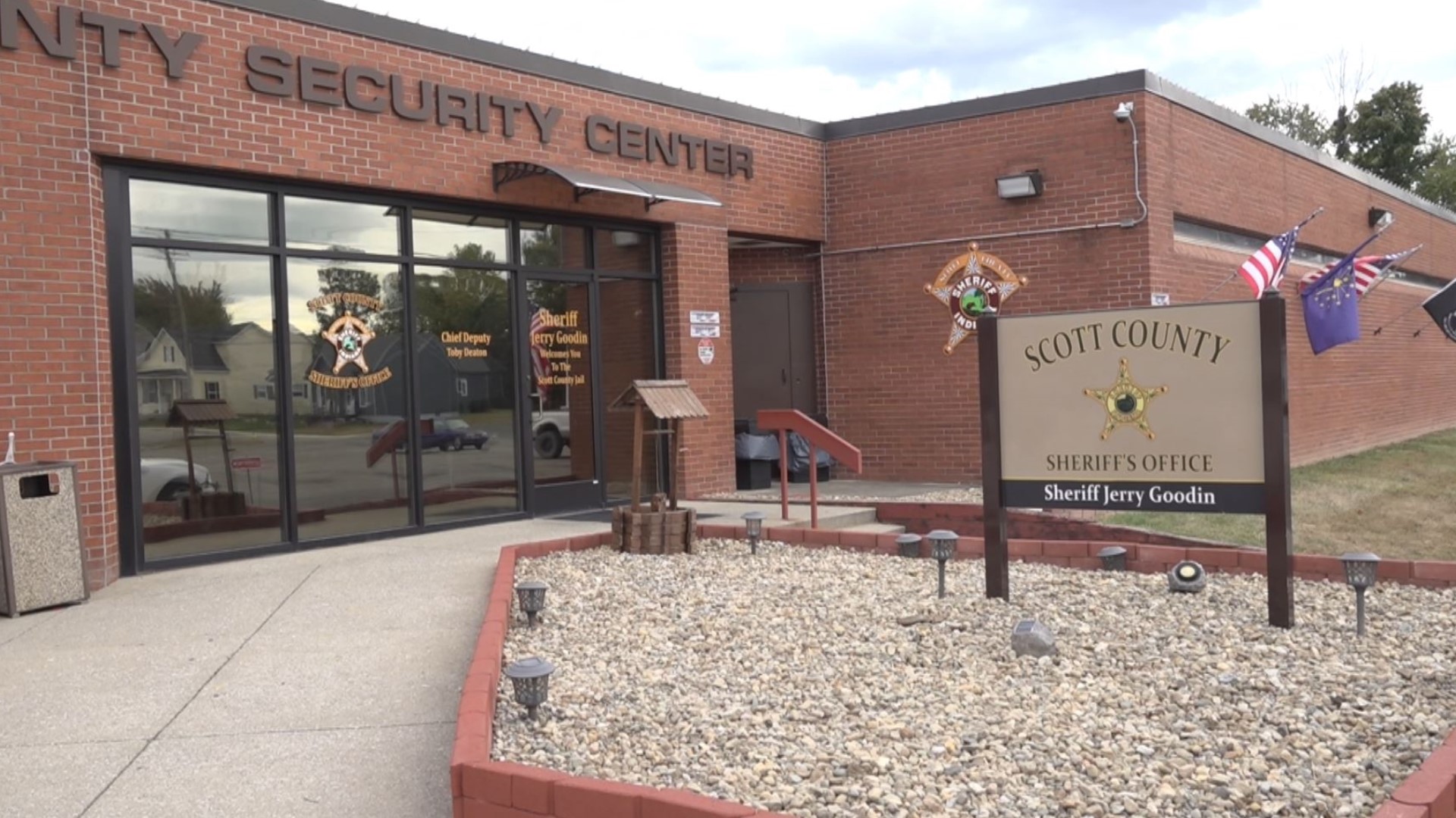 Southern Indiana deputy sheriff dies | whas11.com