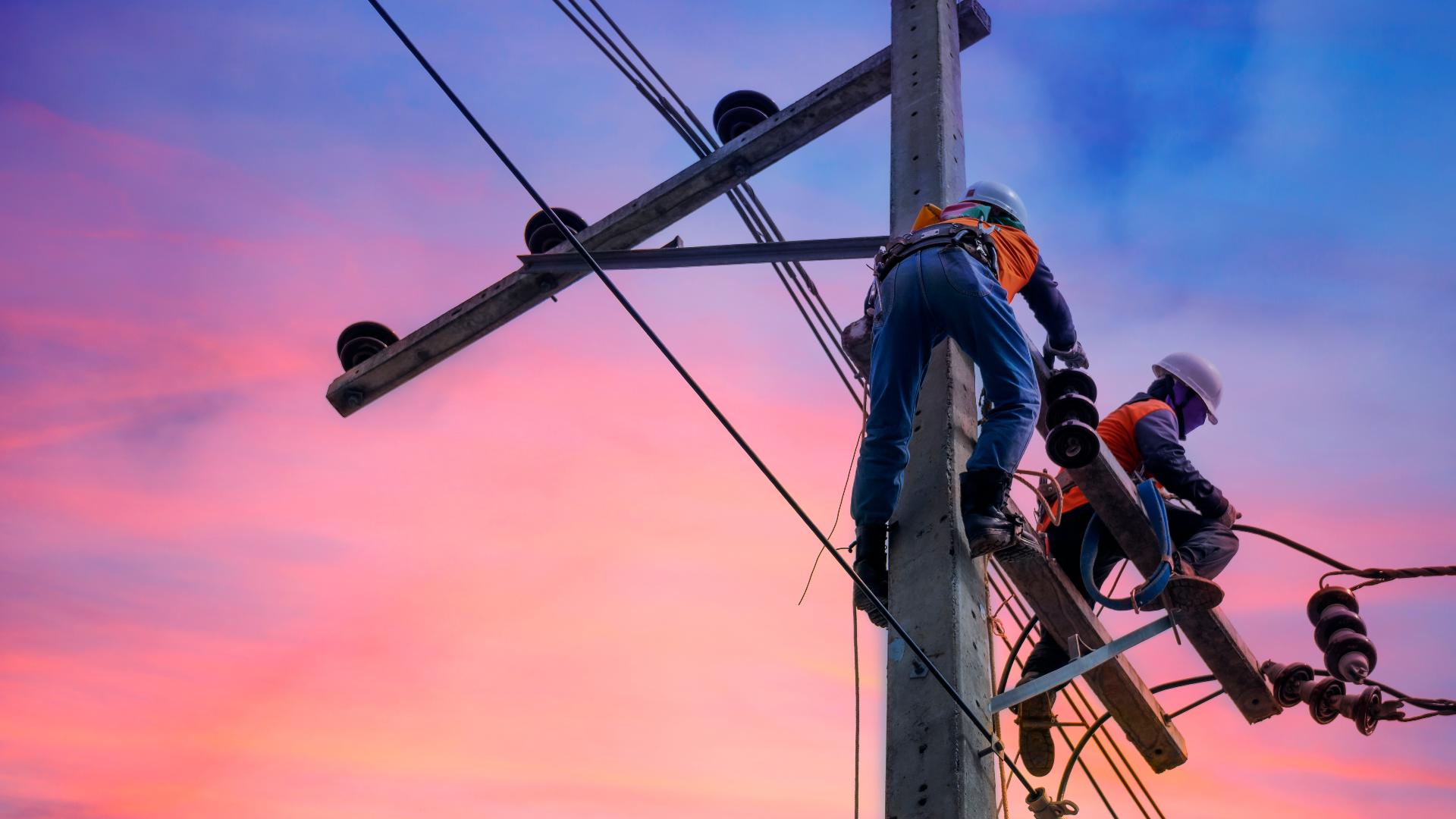 High winds causing power outages in Louisville area; here's where ...