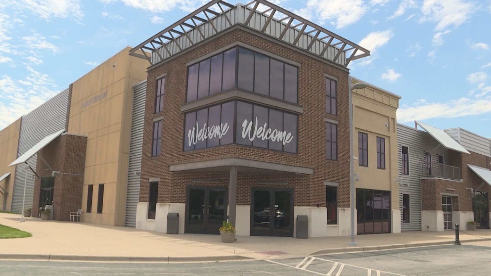 Louisville church reaches deaf, hard-of-hearing community | whas11.com