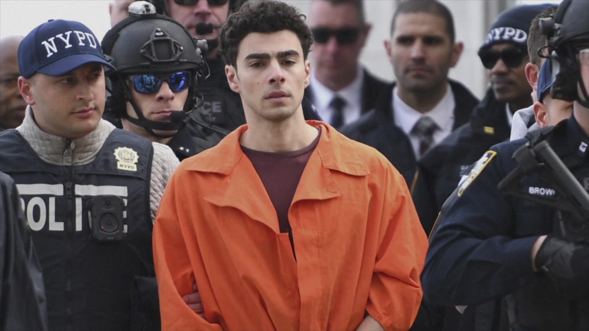 Supporters cheer as Luigi Mangione makes first court appearance ...