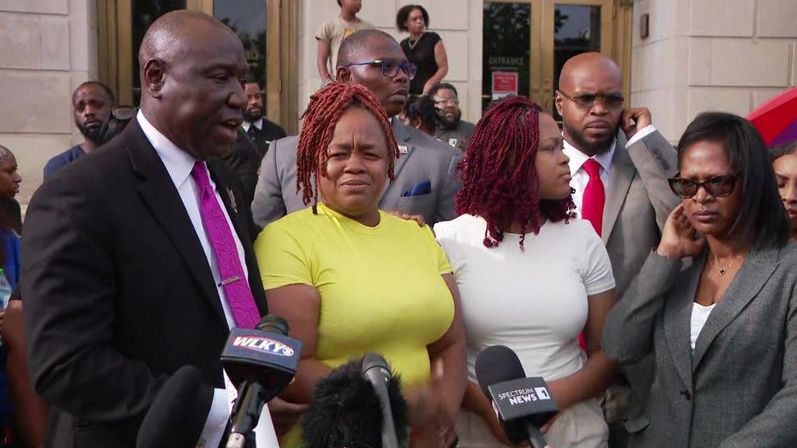 Breonna Taylor's mom reacts to Brett Hankison's sentencing | whas11.com