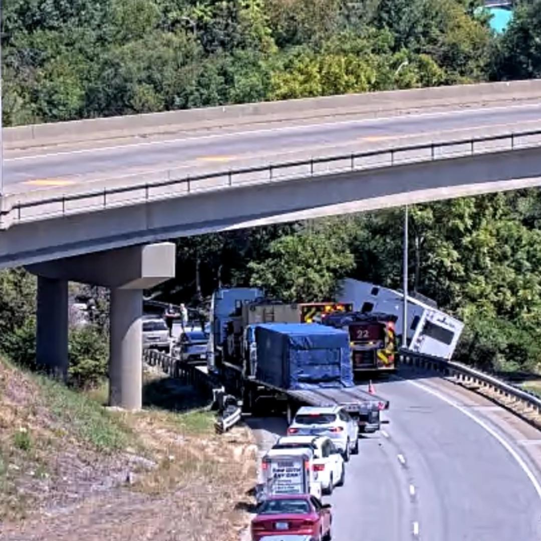 I-64 East crash causes traffic delay Monday near Sherman Minton Bridge ...