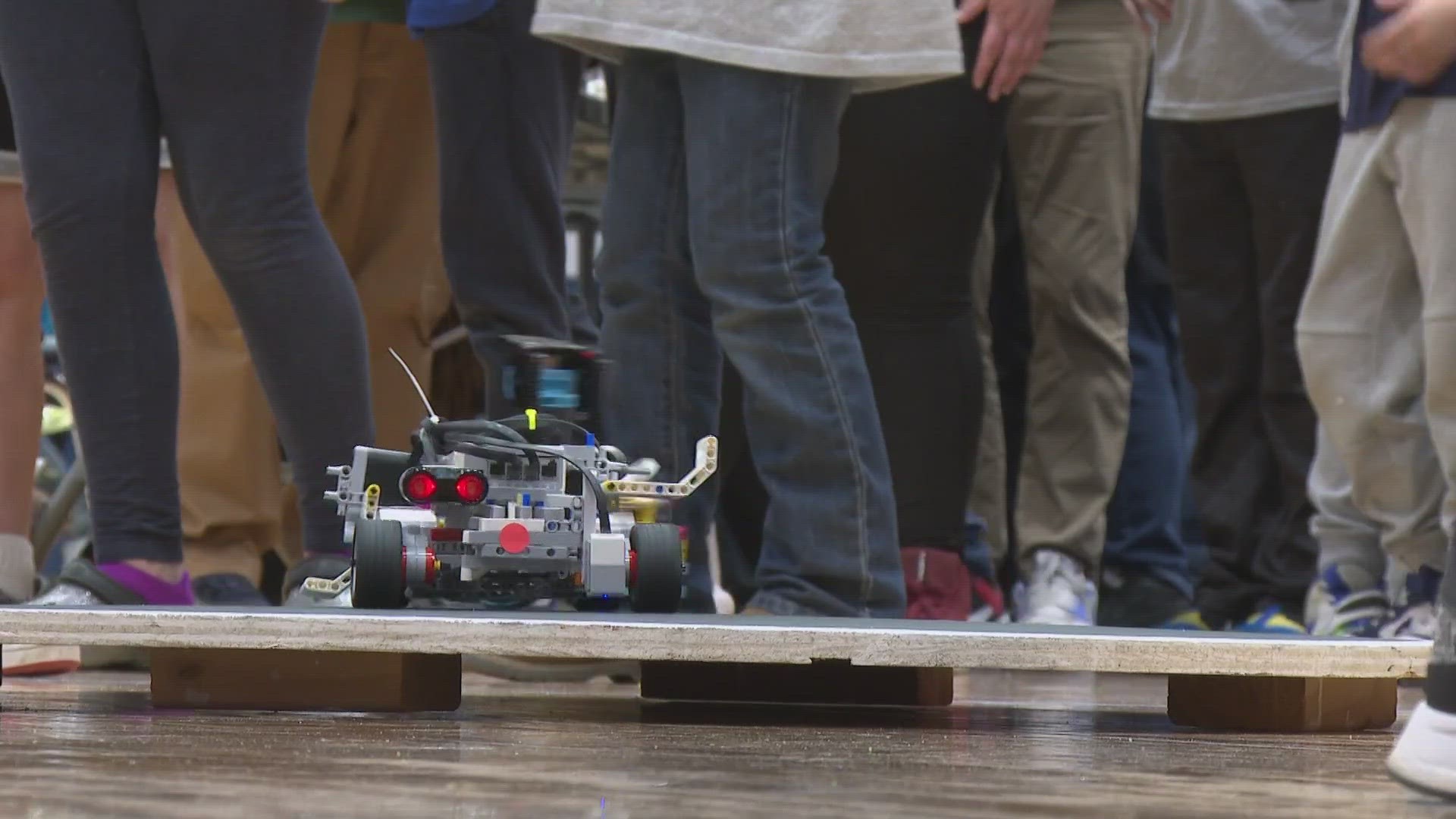 JCPS students participate in Derby Festival's Lego Robot Competition ...