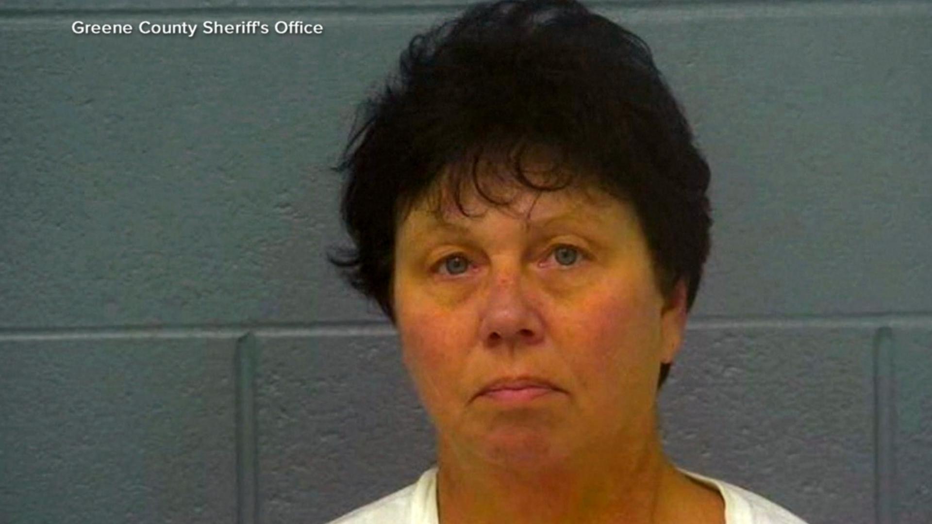 Missouri woman accused in scheme to steal Graceland from Elvis Presley ...