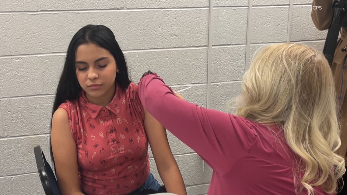 Students get vaccinated during JCPS clinic | whas11.com