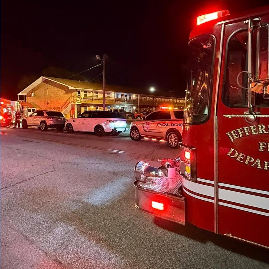 Firefighters get southern Indiana apartment fire under control in 15 ...