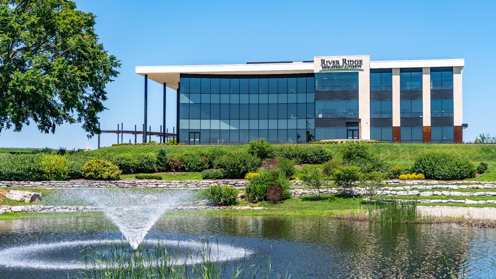 Solar company invests $800M into new Jeffersonville facility | whas11.com