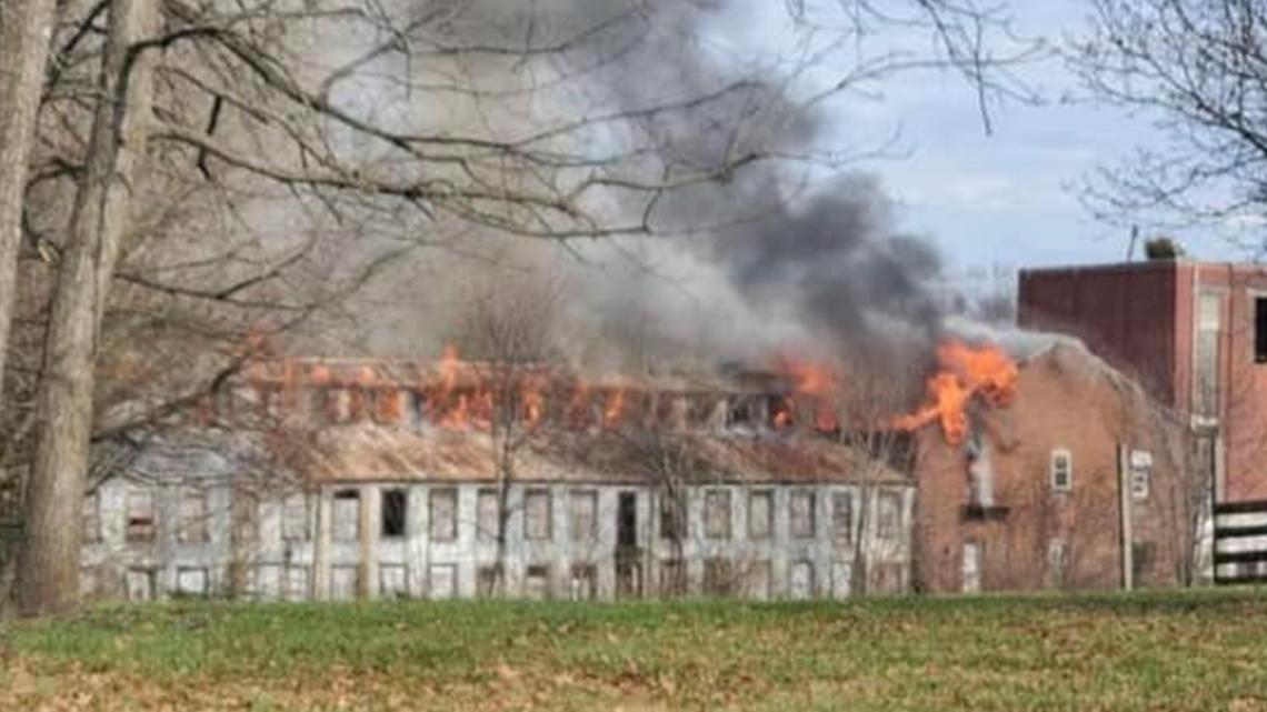 6 Kentucky firefighters injured in structure fire, 2 families displaced ...