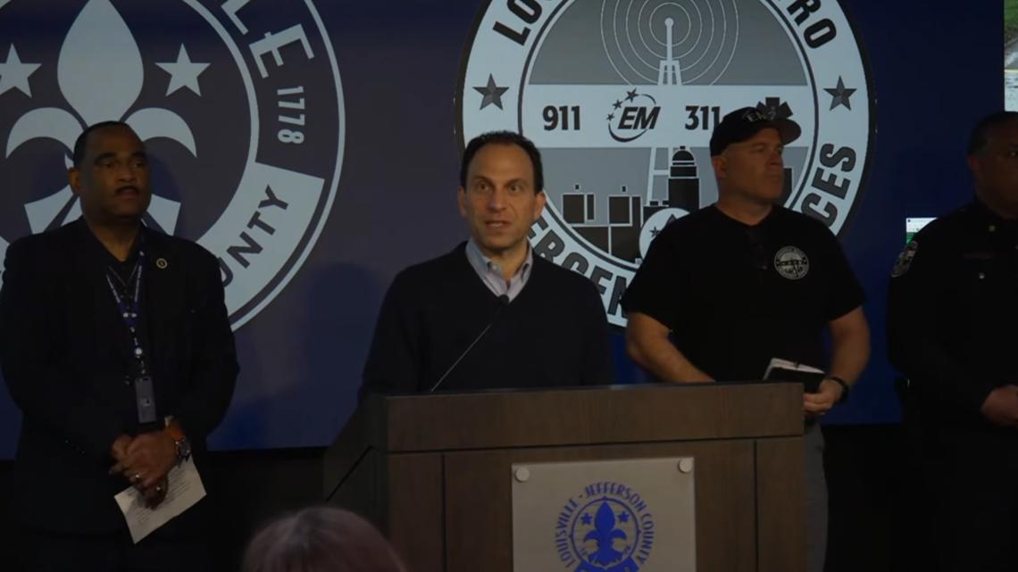 Louisville prepares for potentially historic Ohio River flooding ...