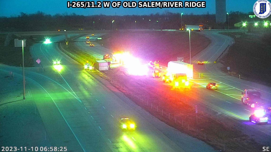 Overturned semi on I-265 East causes traffic delays in Indiana | whas11.com