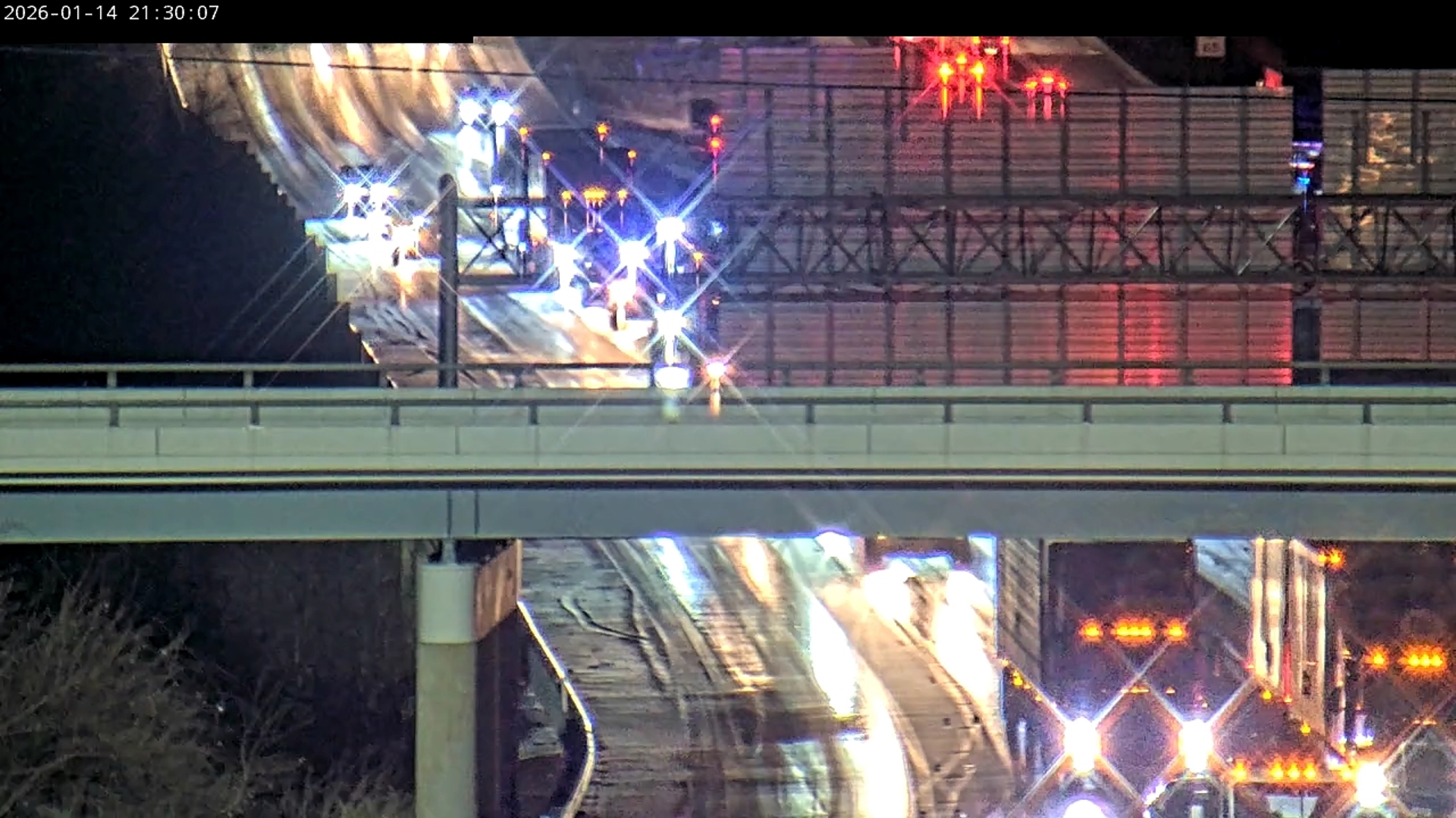 Three-vehicle crash blocks lanes on I-71 South near I-265 | whas11.com