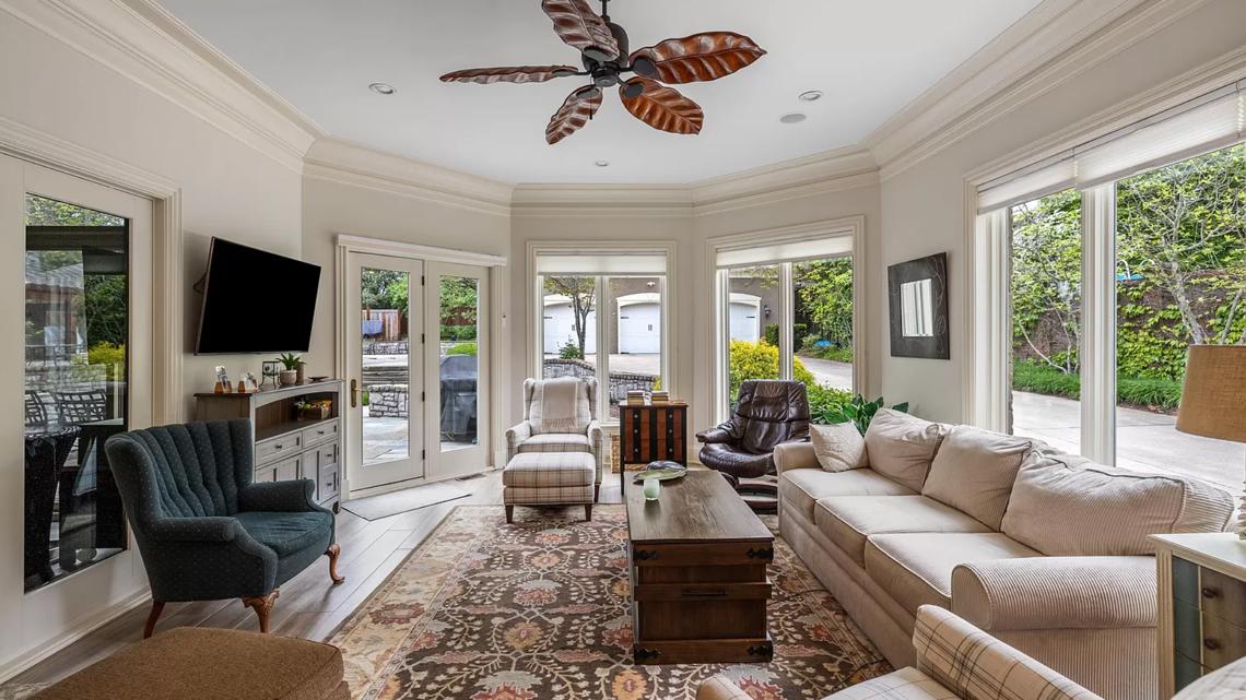 Former UK coach John Calipari lists Lexington home on Zillow | whas11.com