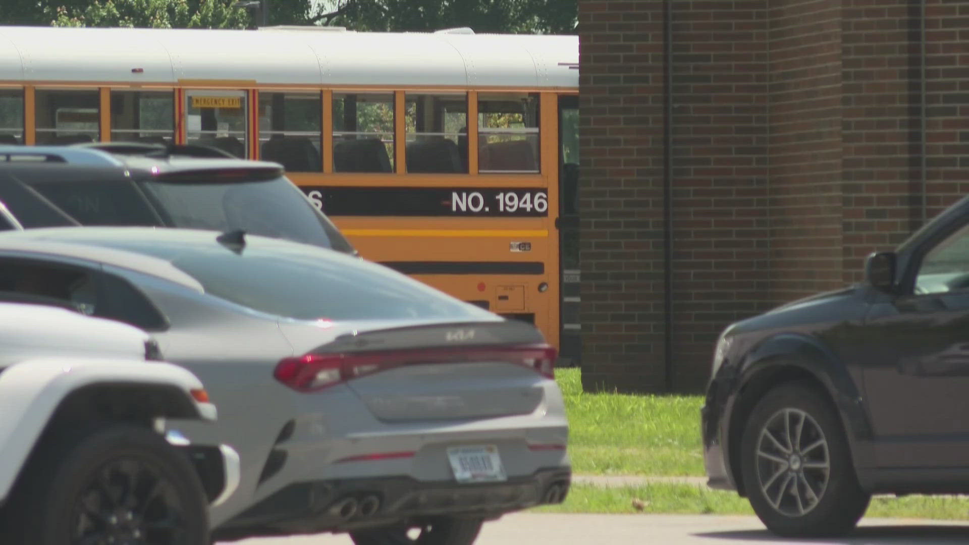 Parents have mixed reaction to proposed cuts to JCPS bus stipend ...