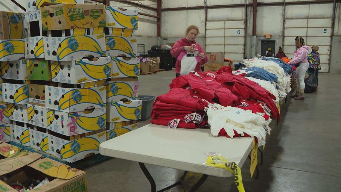 JCPS families receive items during Clothing Assistance Program | whas11.com