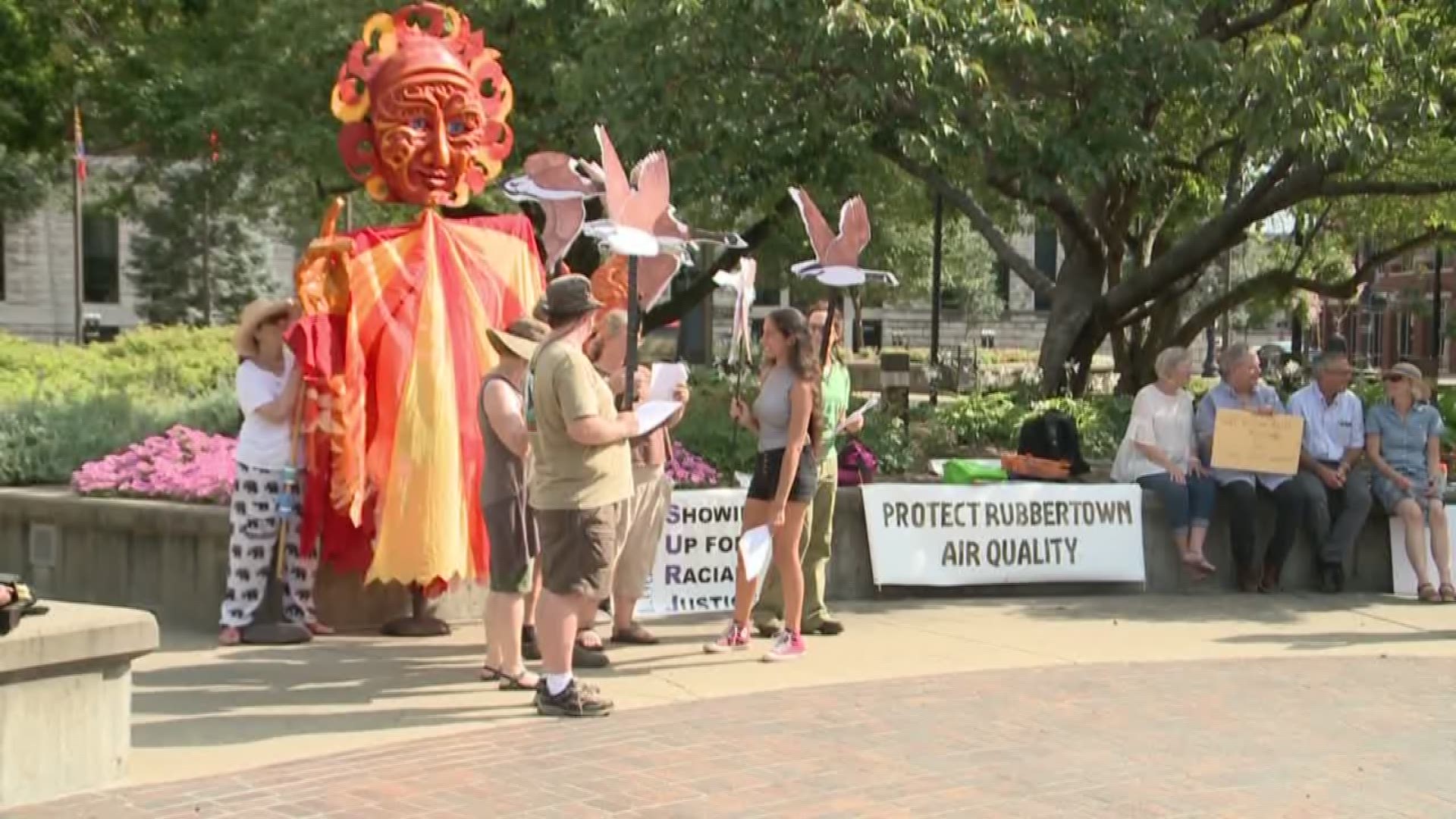 Group uses theater to rally for air quality in Rubbertown | whas11.com