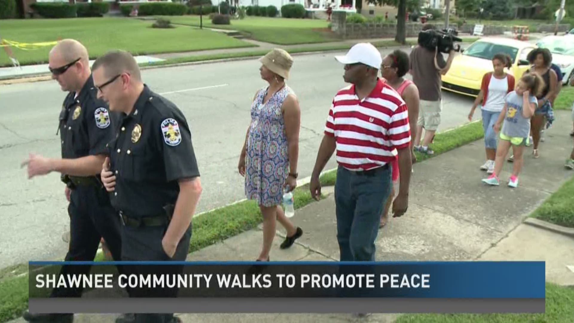Shawnee community walks to promote peace | whas11.com