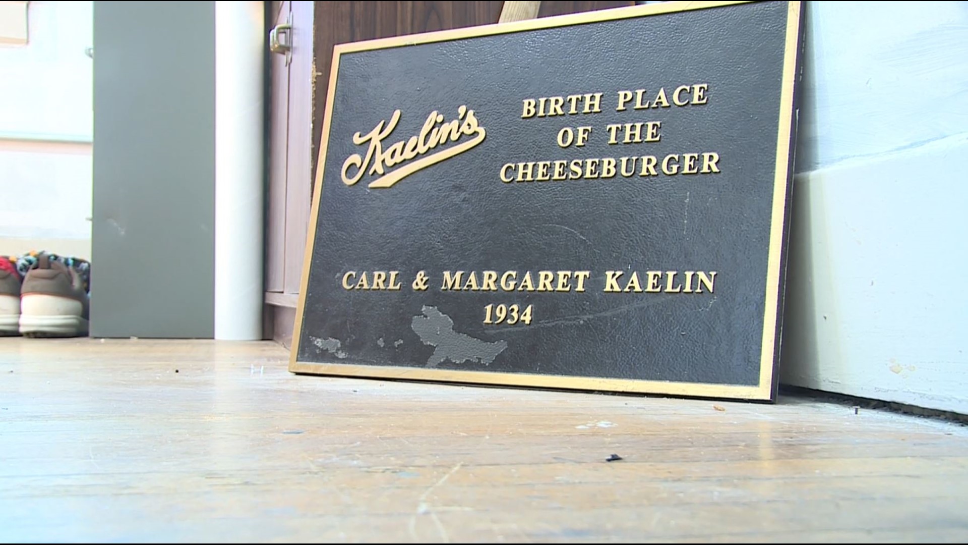 Restaurant says cheeseburger invented in Louisville | whas11.com
