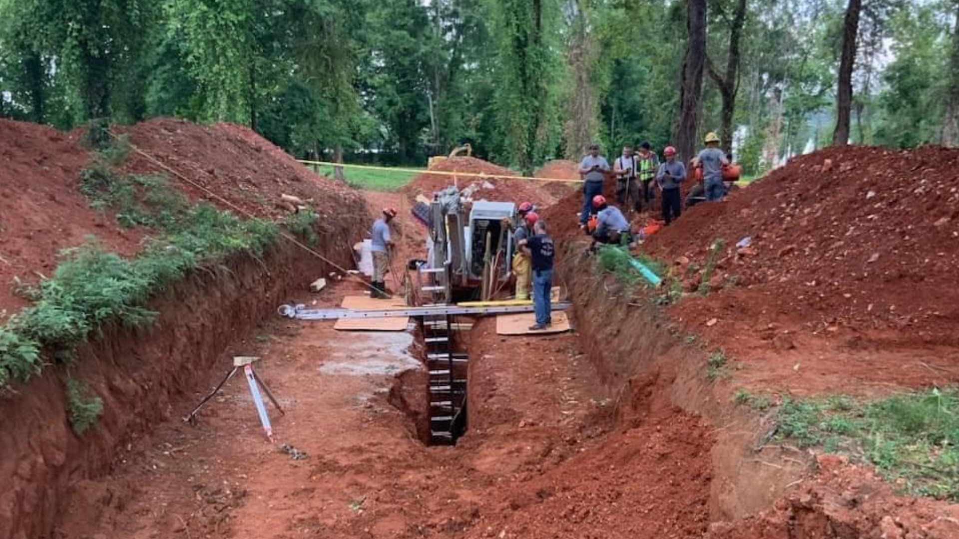 Cave City woman rescued after being trapped in 15-foot trench | whas11.com
