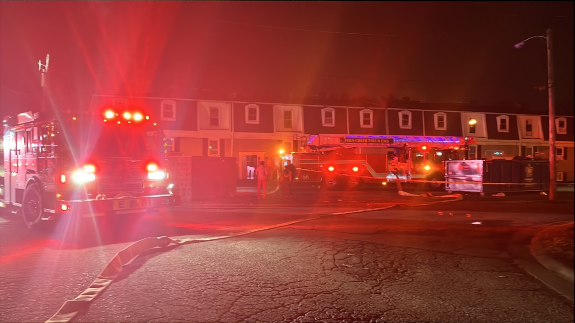 Firefighters battle fire on Christmas Day in Louisville | whas11.com
