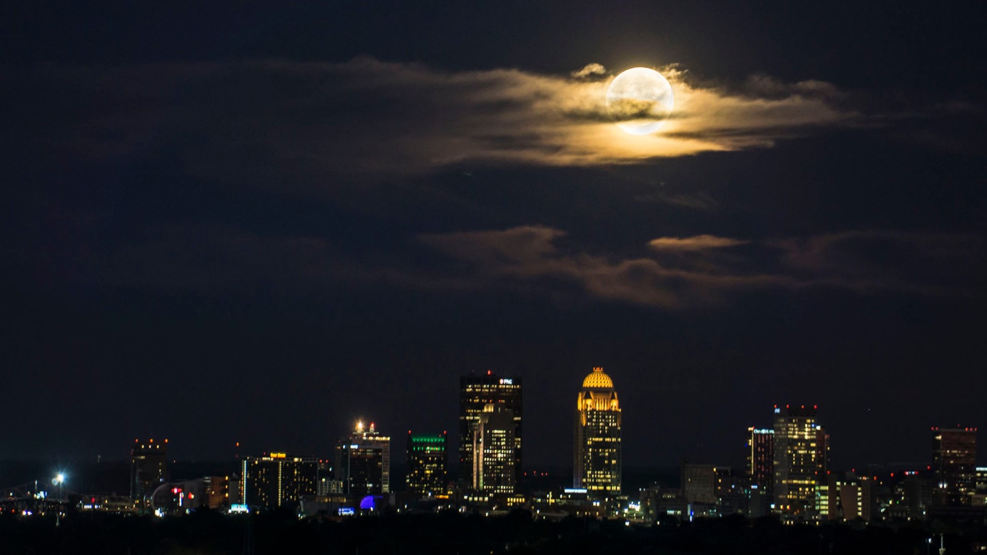 Super Blue Moon seen over Kentucky, southern Indiana | PHOTOS | whas11.com