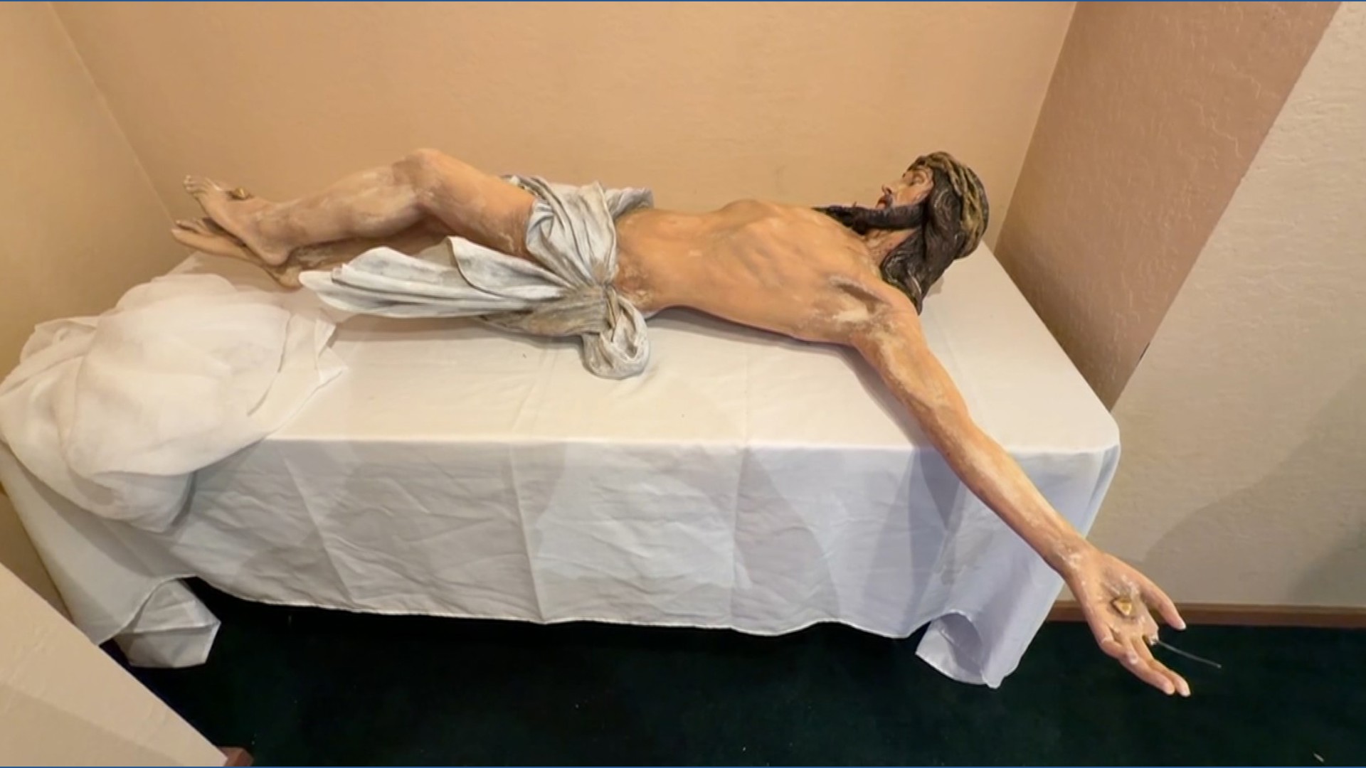 Life-sized Jesus statue pulled from cross | whas11.com