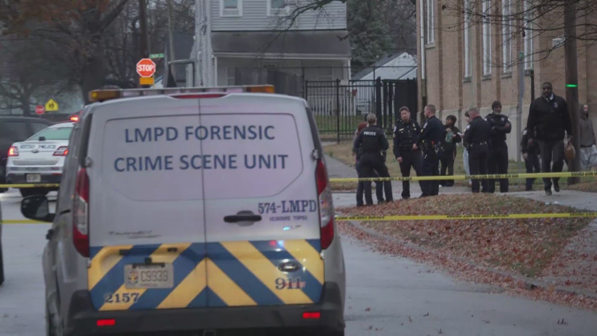 2 people injured in shooting in Louisville neighborhood | whas11.com