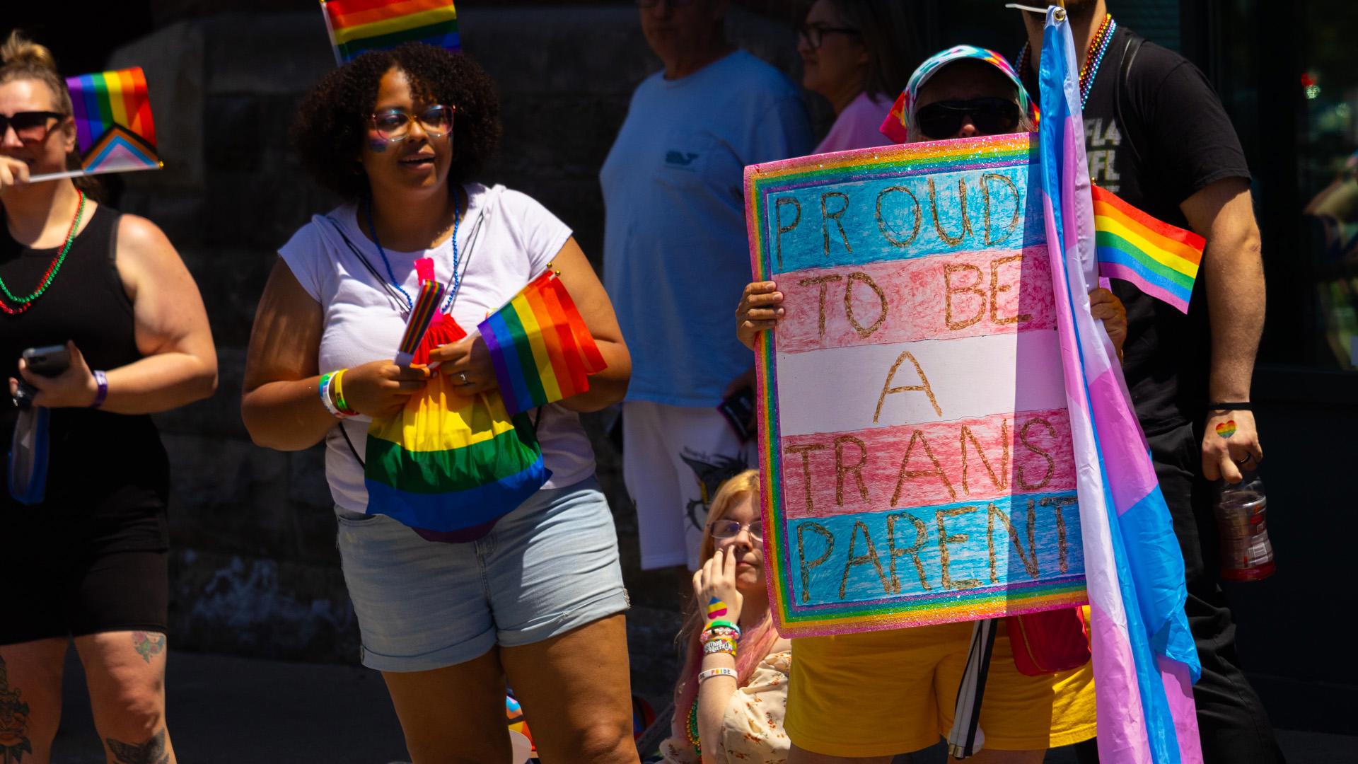 Despite heat, thousands celebrate Pride in Louisville | whas11.com