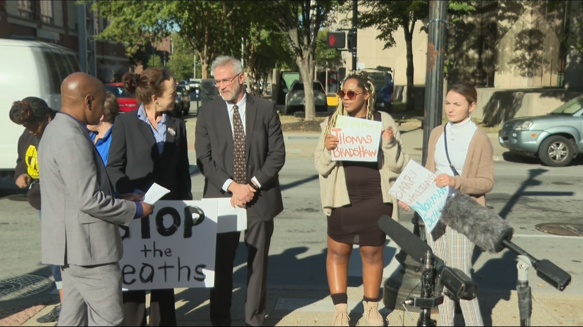 ACLU calls on Louisville mayor to end health contract with jail | whas11.com