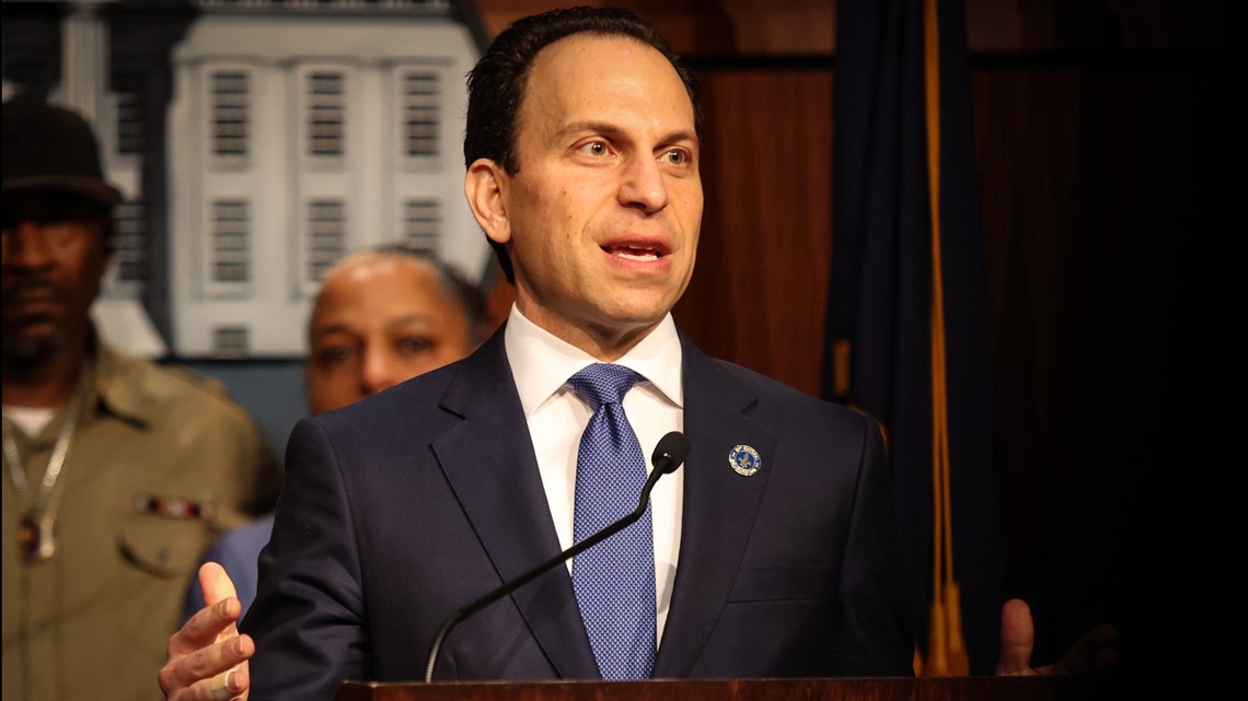 Louisville mayor announces new LMPD wellness center | whas11.com