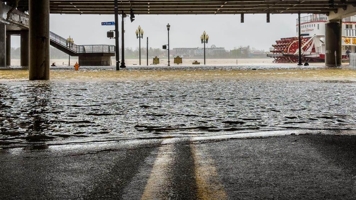 Ohio River flooding forces cancelation of Thunder Over Louisville ...