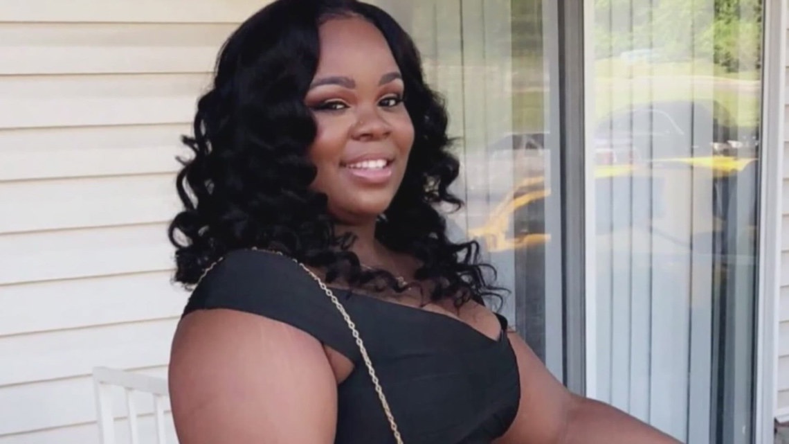 Breonna Taylor case: Judge dismisses federal charges against 2 ex-LMPD ...
