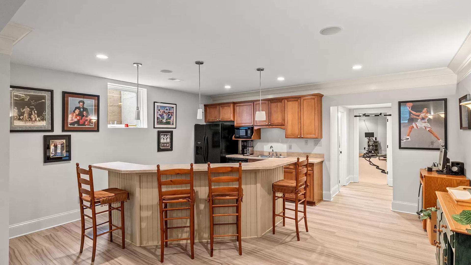 Former UK coach John Calipari lists Lexington home on Zillow | whas11.com