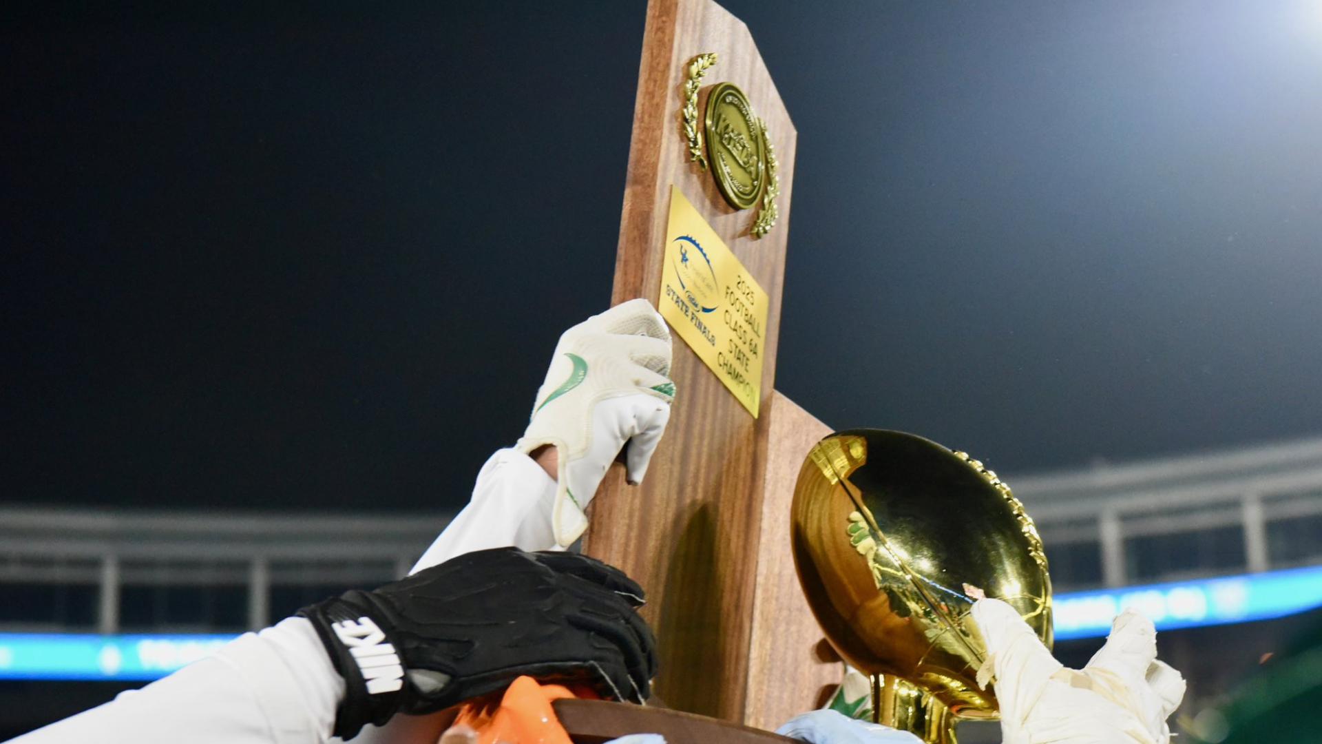Trinity football wins 3rd consecutive state championship | whas11.com