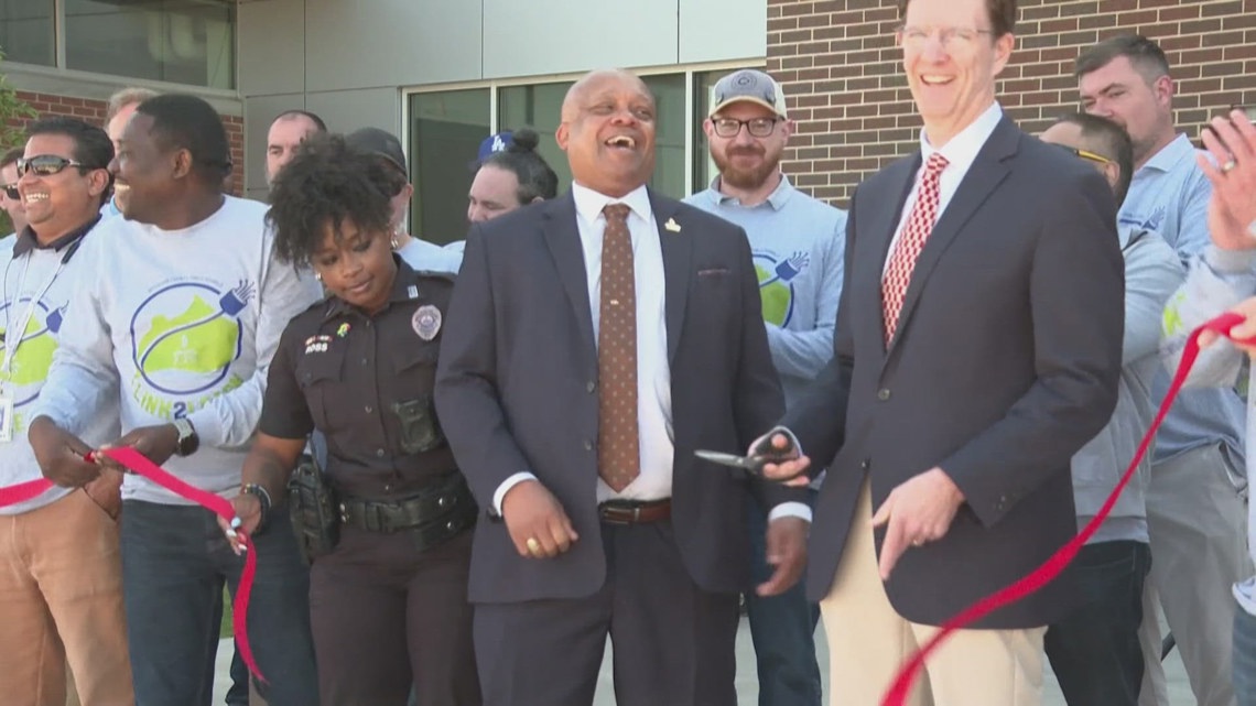 'Link to Learn' | JCPS begins 300-mile high-speed network project ...
