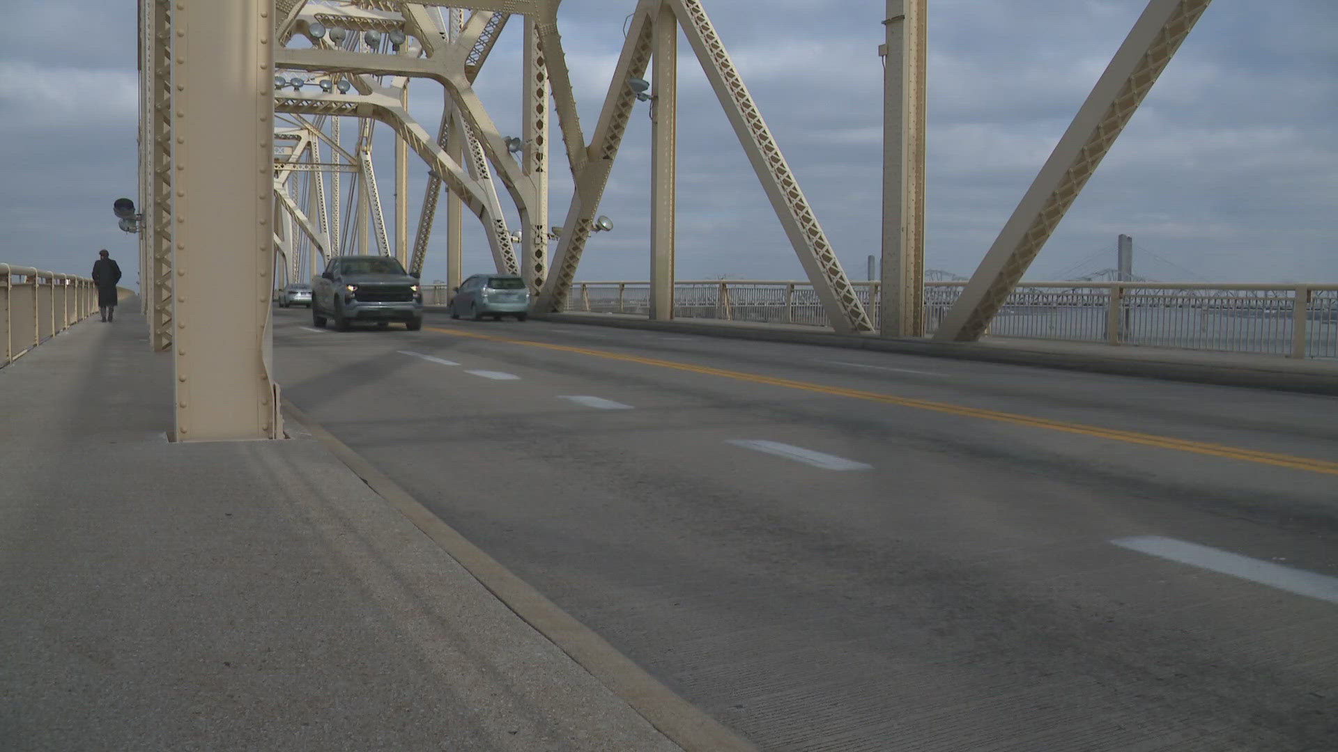 RiverLink: New toll rates for Kentuckiana bridges start in July ...
