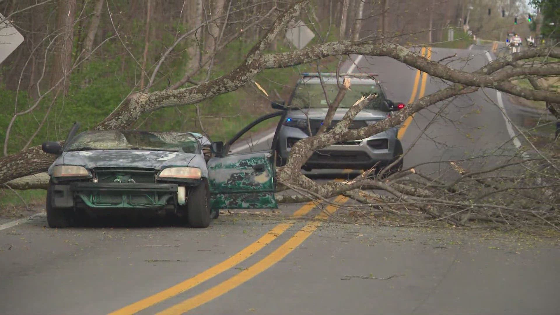 I-65 South crash in downtown Louisville causing delays | whas11.com