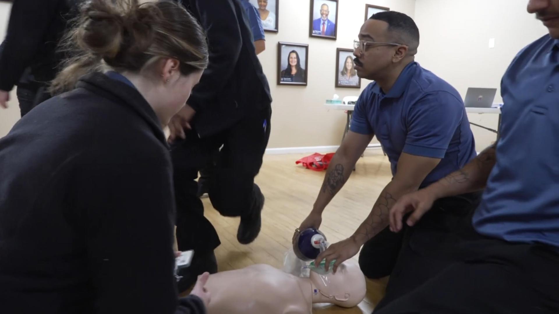 New EMT recruitment class aims to ease workload, help shortage | whas11.com