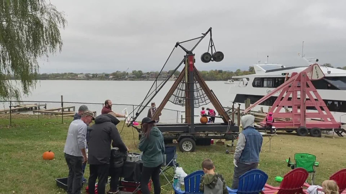 'Chunkin Pumpkins' kicks off at Louisville's Captains Quarters | whas11.com