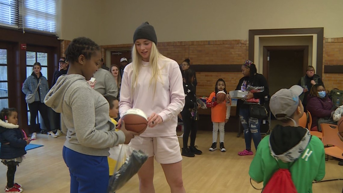 Hailey Van Lith makes donation to Family Scholar House | whas11.com