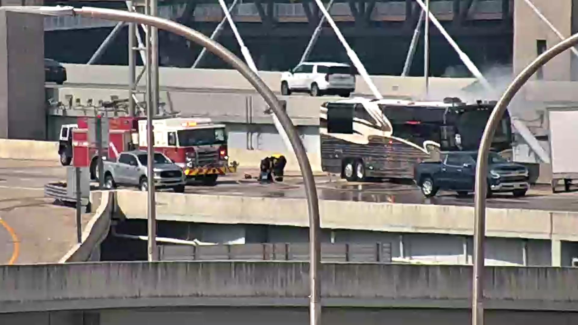 Kennedy Bridge lanes reopen after vehicle fire in Louisville | whas11.com