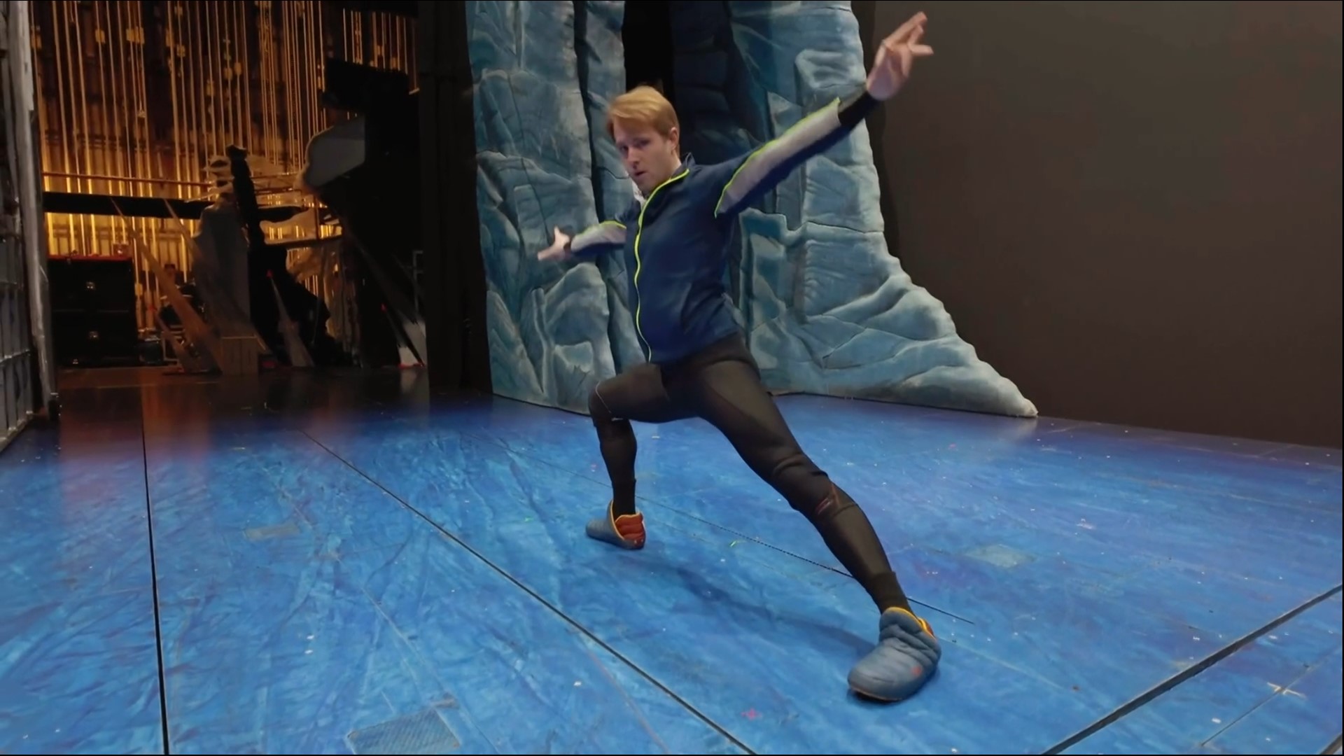 How 'Sven' comes to life at Disney's FROZEN | whas11.com