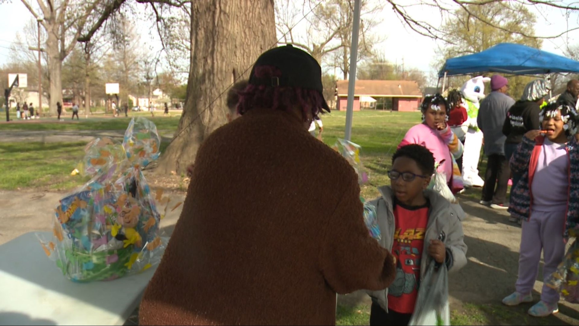 Louisville ushers in Easter celebrations with parades, egg hunts ...