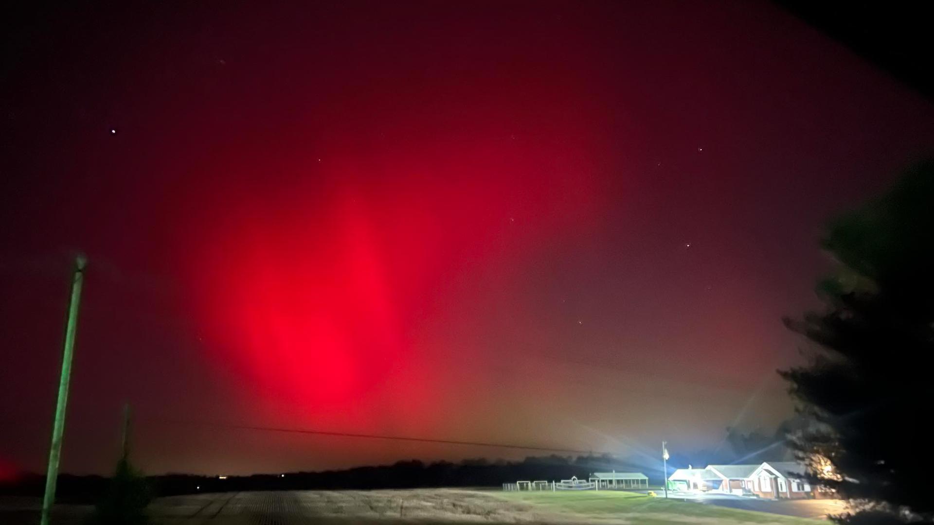 PHOTOS: Northern Lights paint the Kentucky and Indiana skies in color ...