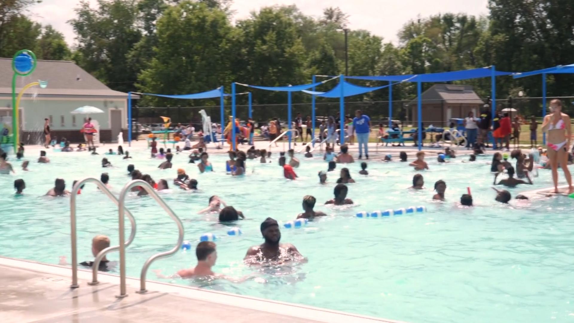 Algonquin Pool Party brings summer fun to families | whas11.com